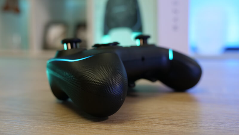 Razer Wolverine V2 Pro