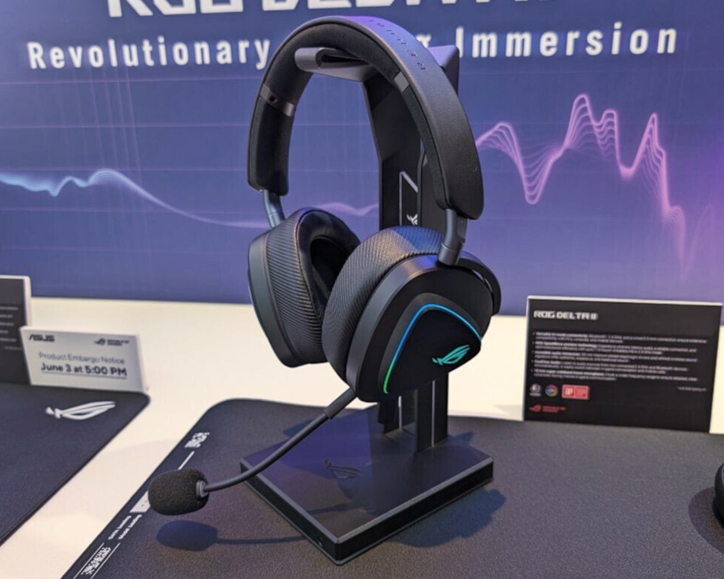 Spil og ring samtidig med ASUS ROG Delta II