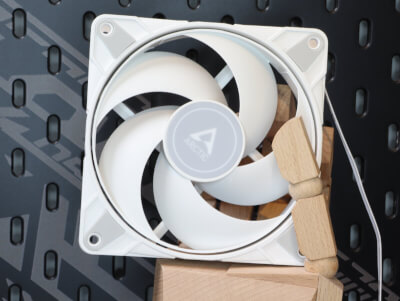 Arctic P12 Max White